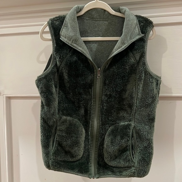 Laura Scott | Jackets & Coats | Laura Scott Green Reversible Fleece ...